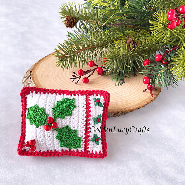 Ravelry: Mini Pillow pattern by GoldenLucyCrafts