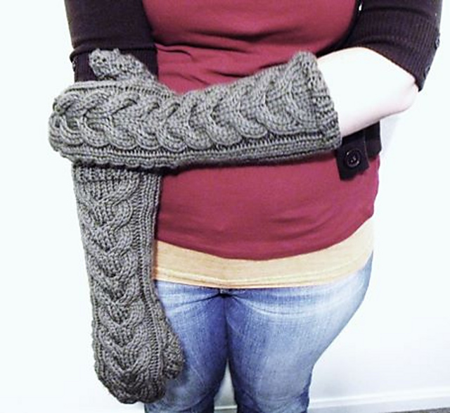 Ravelry: Elbow Bella Mittens pattern by Lindsay Goodall