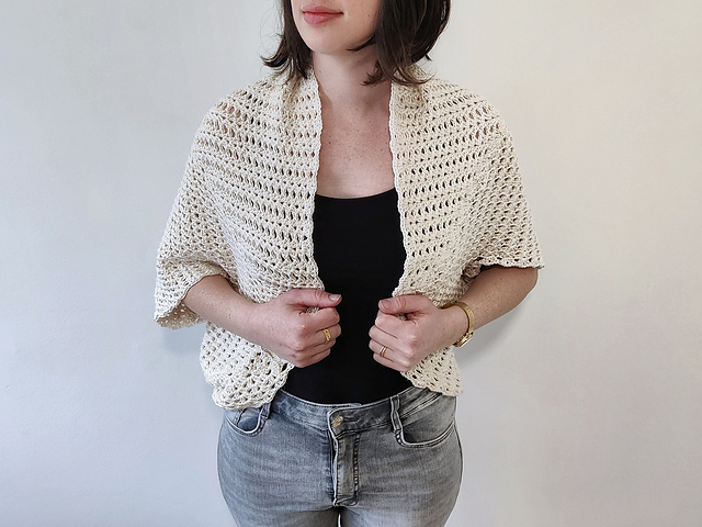Ravelry: Iris Cocoon Shrug pattern by Gootie (Agat Rottman)