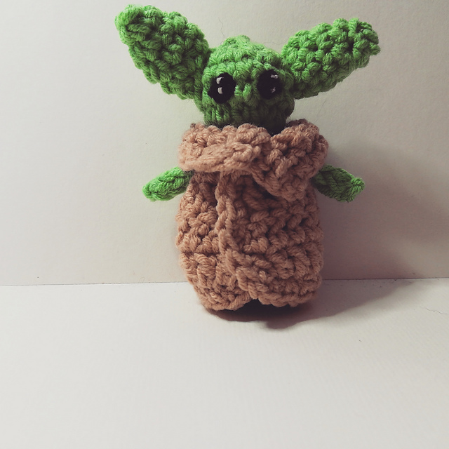 Ravelry: Little baby Yoda pattern by Una Stipic