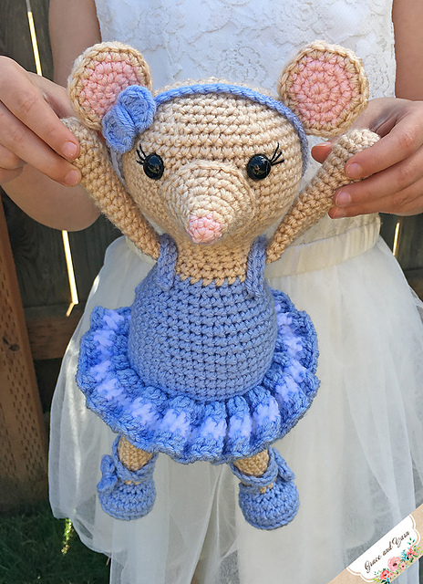 Ravelry: Amigurumi Ballerina Mouse pattern by Grace and Yarn