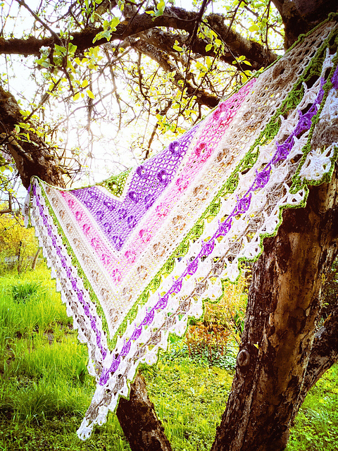 Ravelry: Grassharp's Mitsuko Garden Shawl