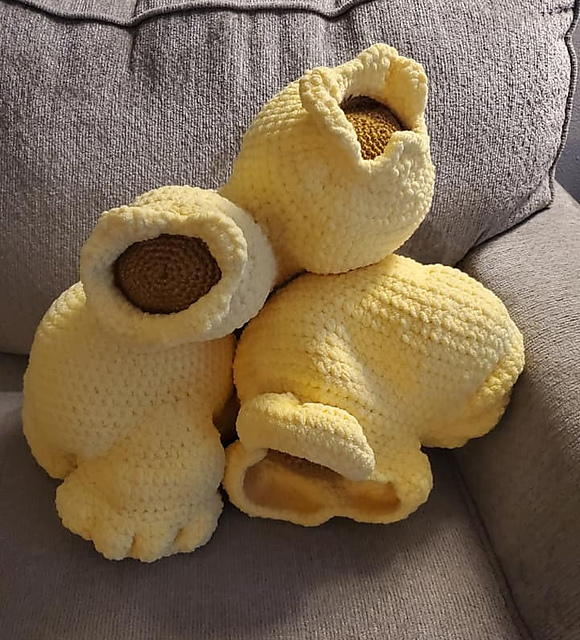 Ravelry: Popcorn Pillows (3) with Bucket Blanket pattern by Jamie Boyle