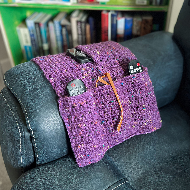Ravelry: Hopscotch Sofa Sidekick pattern by Lisa M Fox