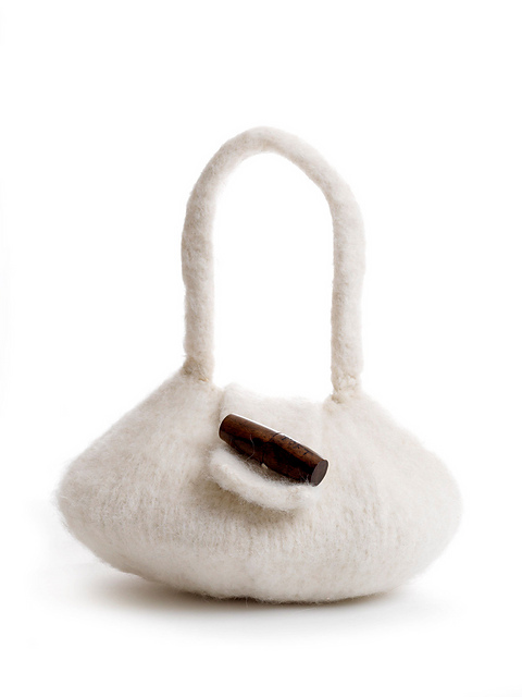 Ravelry: Mini Toggle Bag pattern by TOFT