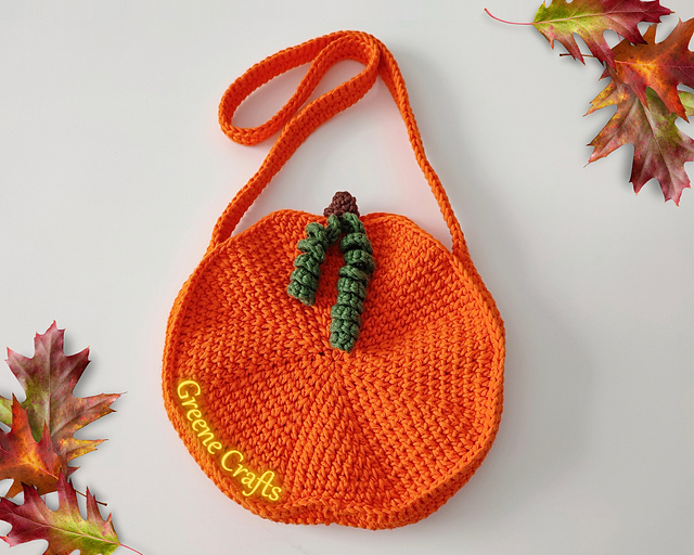 Ravelry: Pumpkin Bag (Halloween Candy Bag) pattern by Susanne Grünes