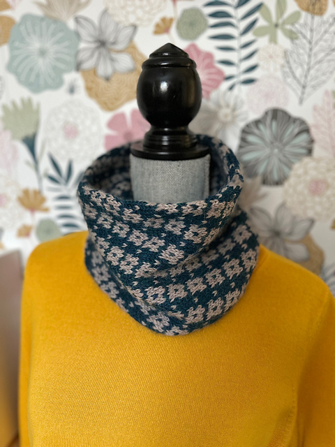 Ravelry: Petite Flower Cowl pattern by Sarah L Kelly