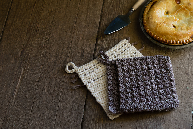 Ravelry: Imperial Mitt and Hot Pad: Hot Pad pattern by dottie angel
