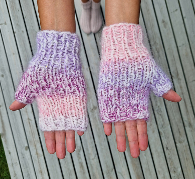 Ravelry: One Of A Kind Vanter pattern by Gro Halse