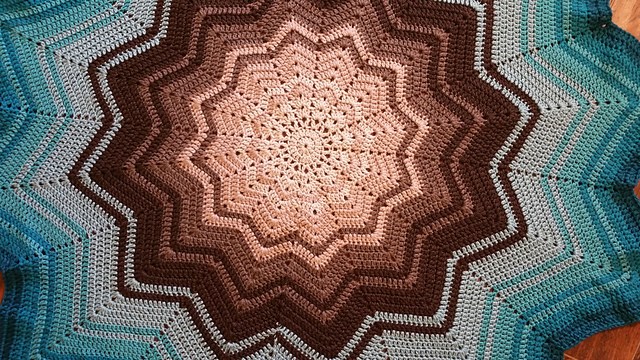 Ravelry: GuChet's Adult Ripple Blanket