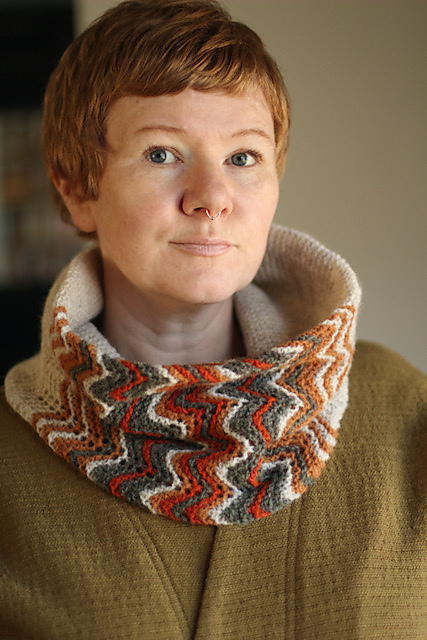 Ravelry: Lizzie Cowl pattern by Gudrun Johnston