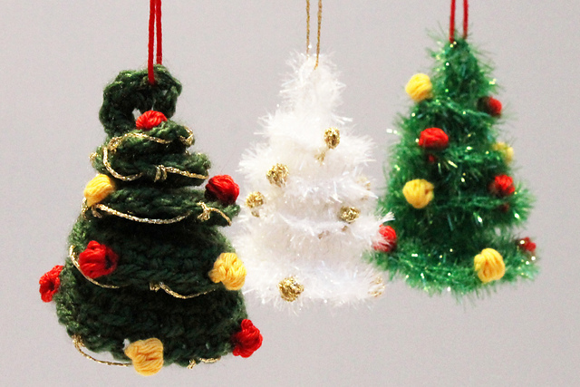 Ravelry: The totally twisted christmas tree pattern by Silke Reibeling