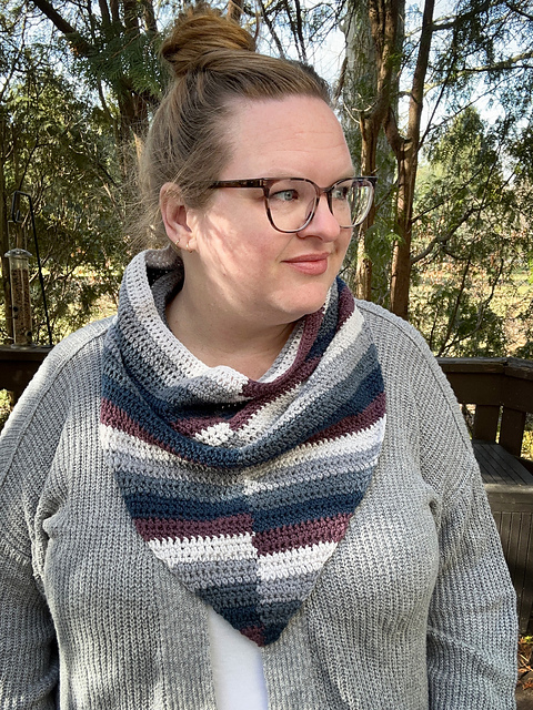 Ravelry: Bandana Split Cowl pattern by Haley Herman