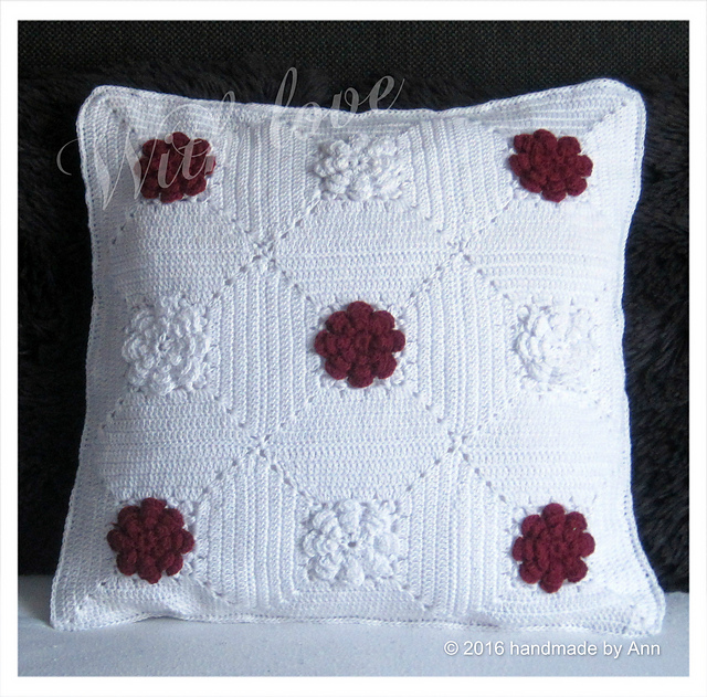 Ravelry: Sierkussen "Roos" pattern by Handmade by Ann