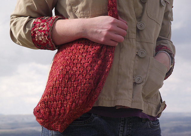 Ravelry: Mighty Acorn Bag pattern by Katie Brown