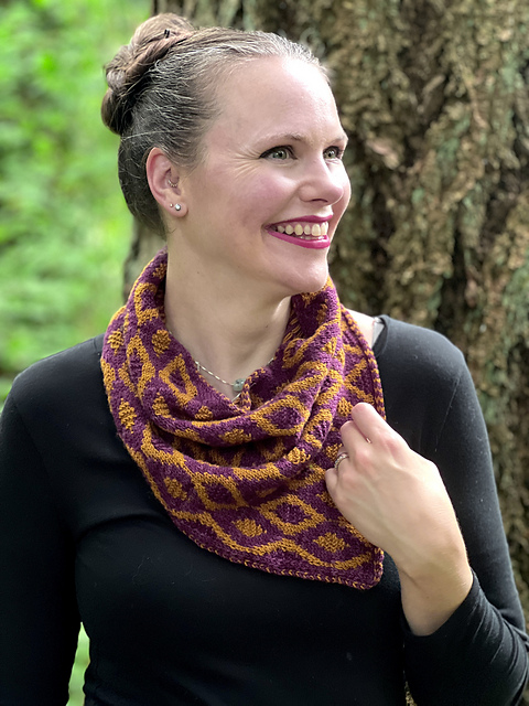 Ravelry: Midway Cowl pattern by Makenzie Alvarez
