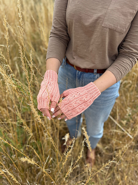 Ravelry: Deidra Fingerless Mitts pattern by Hannah Cross