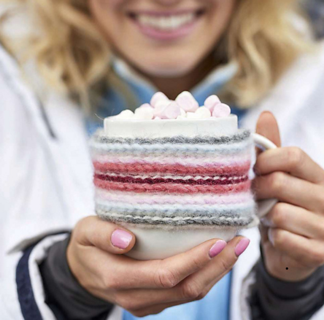 Ravelry: Mug hug pattern by Hannah Cross