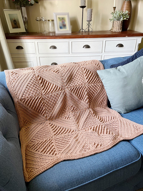 Ravelry: Broadquay Blanket pattern by Hannah Cross