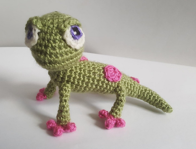 Ravelry: Gabby Gecko pattern by Through the Meadow