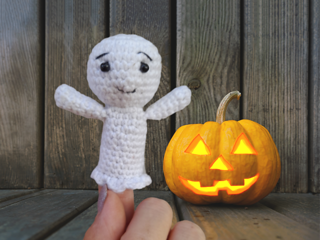 Ravelry: Ghost finger puppet pattern by Larisa Ermolaewa