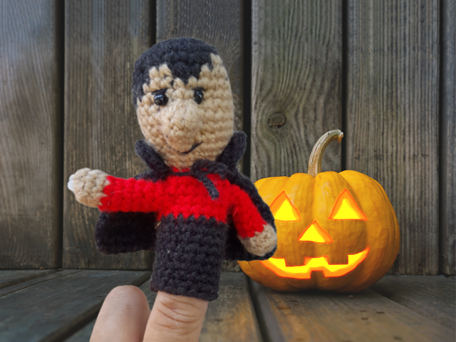 Ravelry: Vampire finger puppet pattern by Larisa Ermolaewa