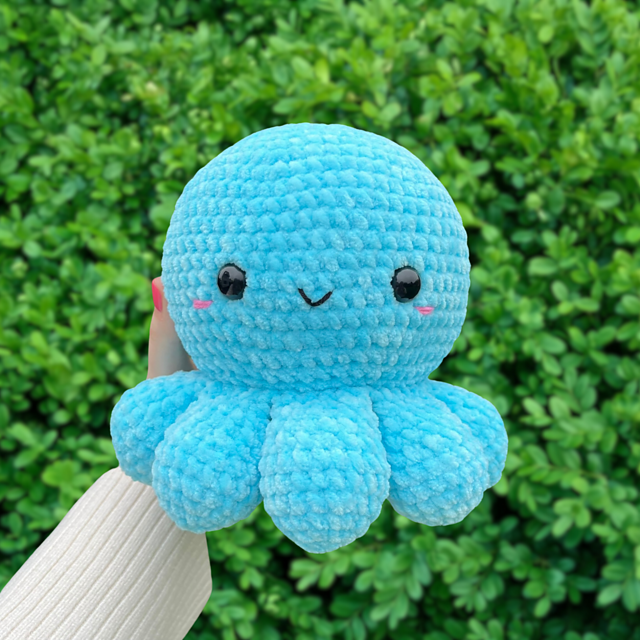 Ravelry: Giant Octopus Plushie pattern by Chloe Bell