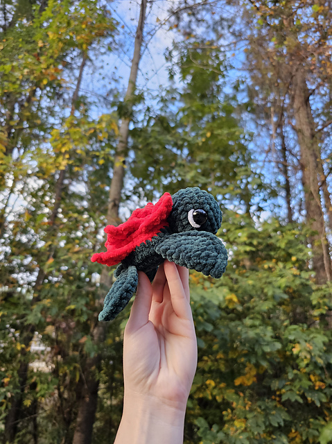 Ravelry: Christmas Flower Turtle pattern by Megan Fetzer