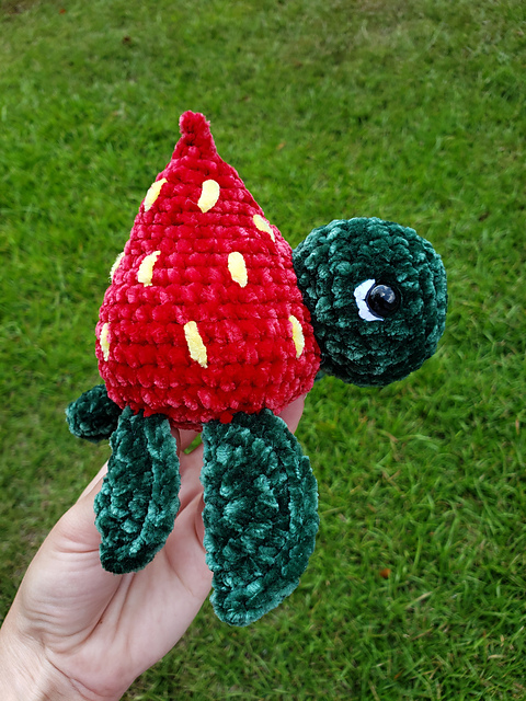 Ravelry: Strawberry Turtle pattern by Megan Fetzer