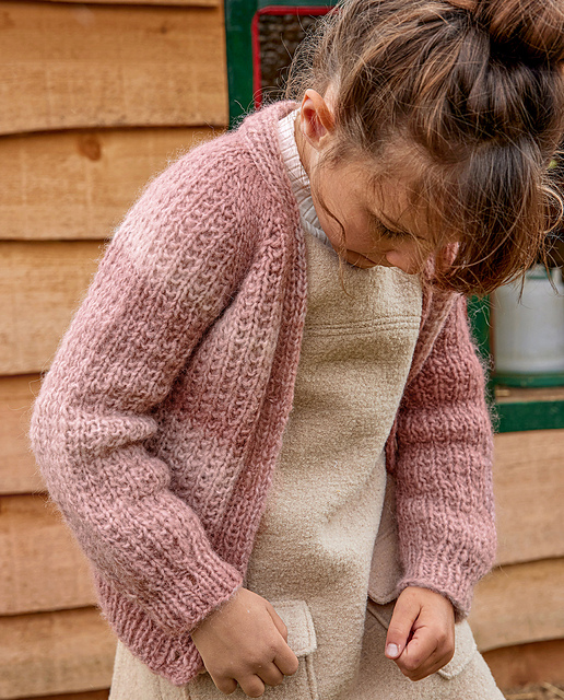 Ravelry: Gilet Fille Sophie pattern by Happywool.com