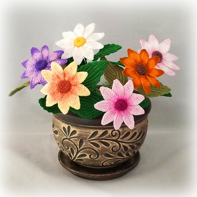 Ravelry: Daisy pattern by Hearts & Wheels