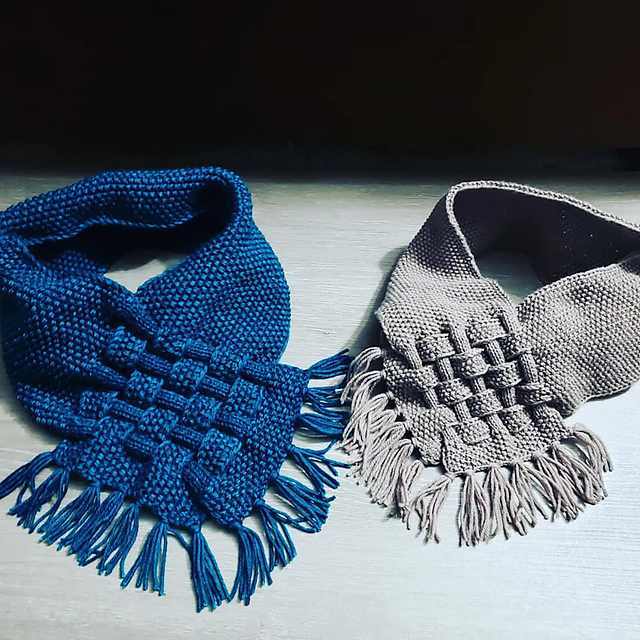 Ravelry: Celtic Knot Cowl pattern by Mulberry Fiber Arts