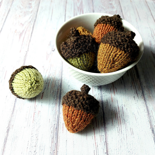 Ravelry: Stuffed Acorn Decorations pattern by Heather Pelletier