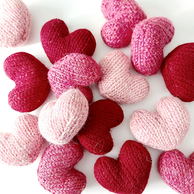 Ravelry: Little Wool Hearts pattern by Heather Pelletier