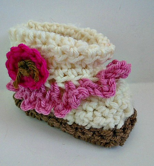 Ravelry: 908-Frilly Edge Booties pattern by Emi Harrington