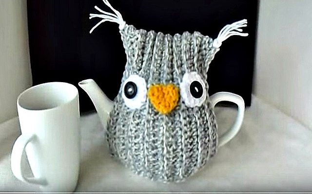 Ravelry: Owl Tea Cozy pattern by Emi Harrington