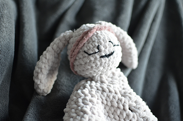 Ravelry: Bunny Security Blanket pattern by Wiktoria Sortland