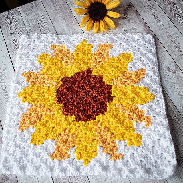 17 Free Crochet Sunflower Patterns - Hookfully