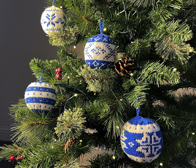 Ravelry: Scandi Christmas Baubles pattern by Knit It®