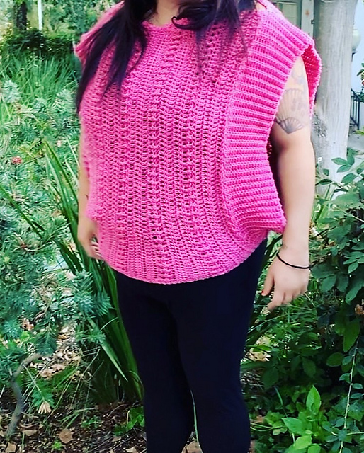 Ravelry: Totally Twisted Top pattern by Hello Gabby