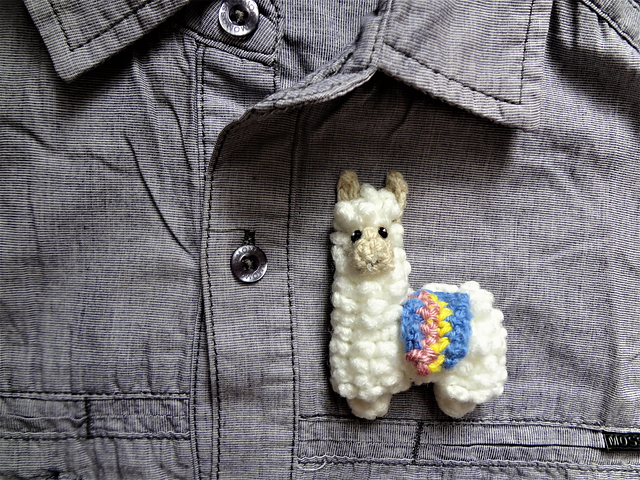 Ravelry: Llama brooch pattern by Divya Natesan