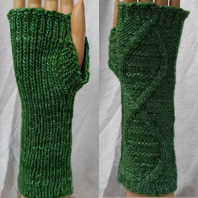 Ravelry: DNA Mitts pattern by Elizabeth Hennies