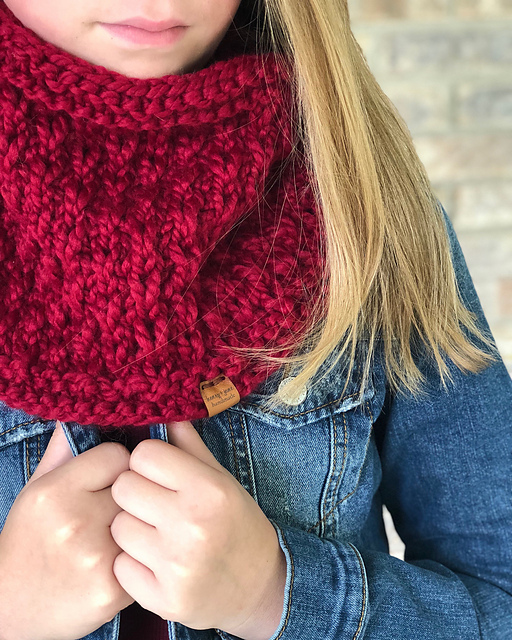 Ravelry: Little Drops Cowl pattern by Nicole Flemming