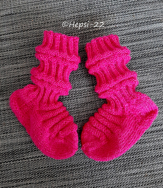 Ravelry: Hepsi's Junasukat #12