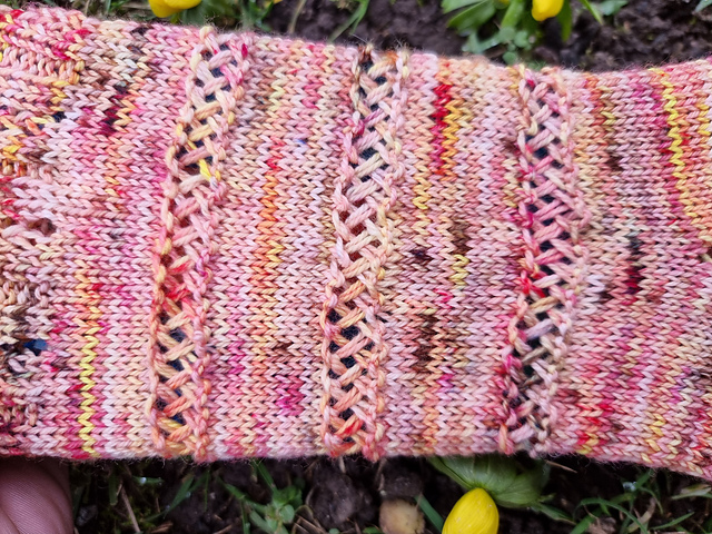 Ravelry: Braid Pitt pattern by Jacqueline Em