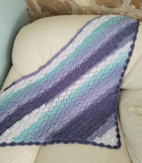 Ravelry: Handheld Fans Shawl pattern by Tara M Clark