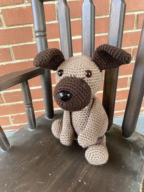 Ravelry: Dog (crochet) pattern by Genna Briggs