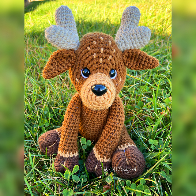 Ravelry: Elliot the Deer pattern by Hannah Gerecke