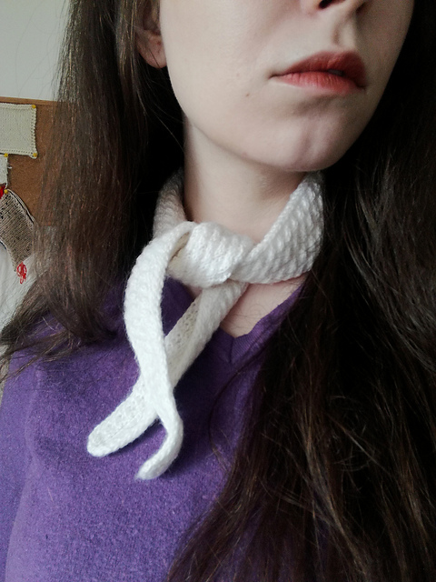 Ravelry: Glossy scarf pattern by Moonlightknitss