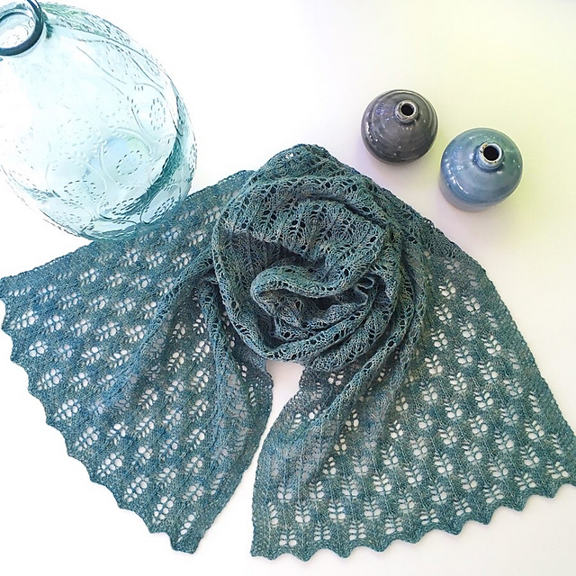 Ravelry: Chelone shawl pattern by Hilly Knits - Hilly van der Sluis